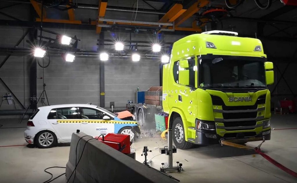Un Scania eléctrico realizó las pruebas de choque