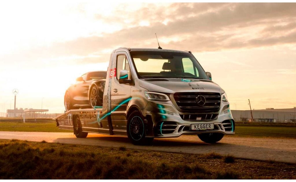 Una Mercedes-Benz Sprinter vestida de AMG
