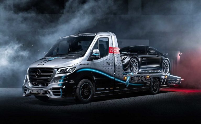Una Mercedes-Benz Sprinter vestida de AMG