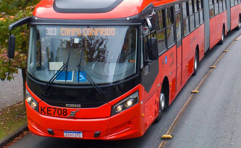 El colectivo más largo del mundo cumple 30 años al servicio de los ...