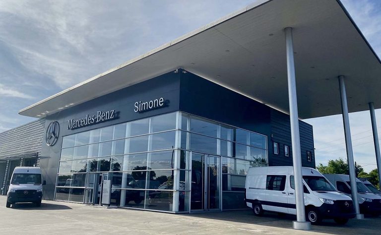 Mercedes-Benz Simone instaló paneles solares en su red de ...