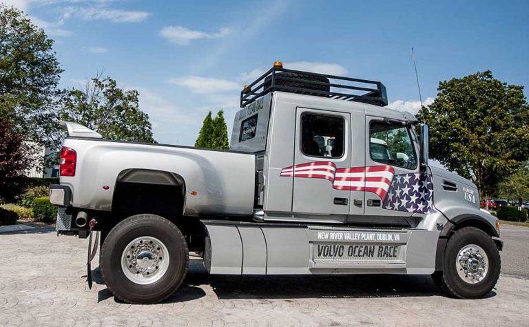 Transformaron un camión en una pick up: caja de carga, doble cabina y ...