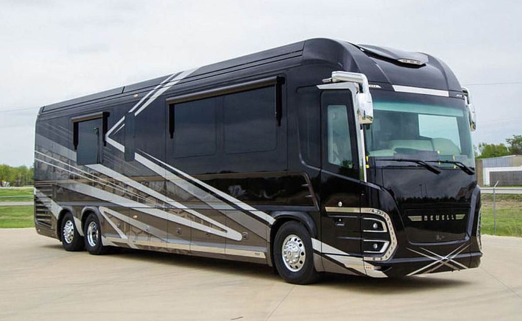 El motorhome más espectacular del mundo es obra de Porsche y Newell Coach