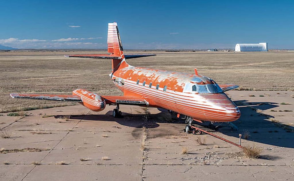 Compran el jet privado de Elvis Presley en una subasta y lo convierten ...