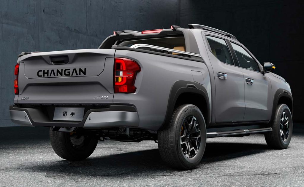 Una llamativa pick up con dos motores y 268 caballos llega para vencer ...