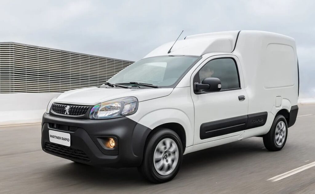 Peugeot Partner y Expert 2025: nueva motorización con más eficiencia y ...