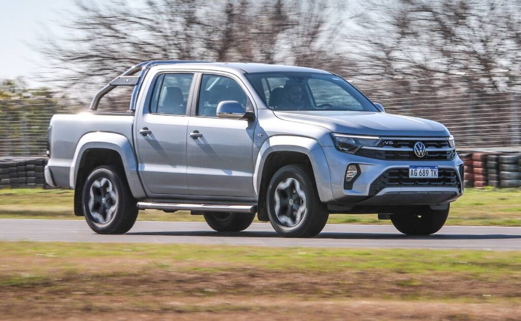 Volkswagen tiene la pick up más vendida: por qué supera a la Toyota Hilux